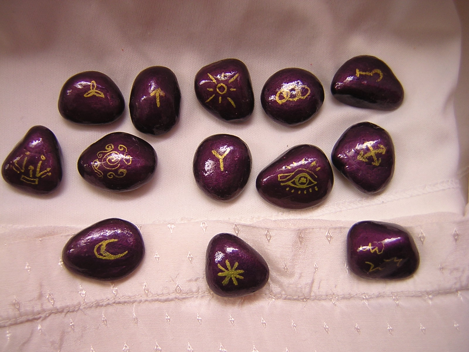 Rune Stones and how to use them. – Sapphire Moon