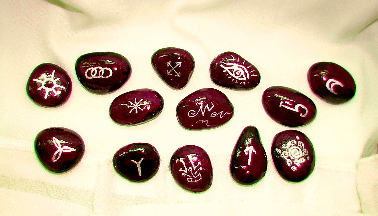 Witches Runes – Sapphire Moon